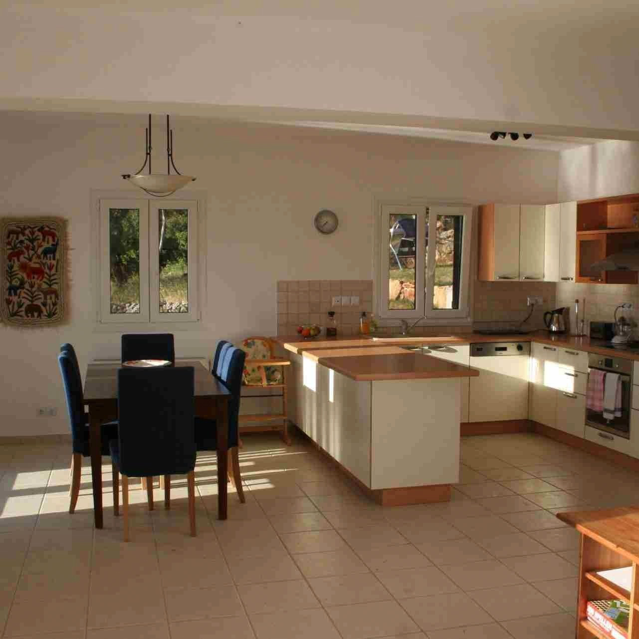 Glowing Underwater: The Magic of Fish Lights - Akromo